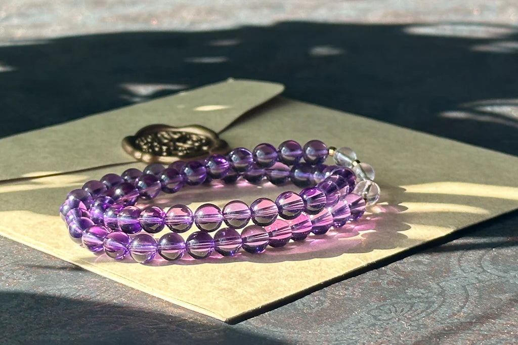 Which hand to wear crystal bracelet？ – HALO IN STYLE